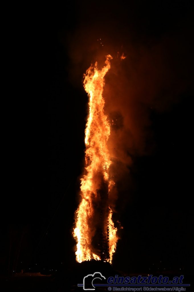 Neuer Weltrekord in Österreich – „World Tallest Bonfire“ geht nach ...